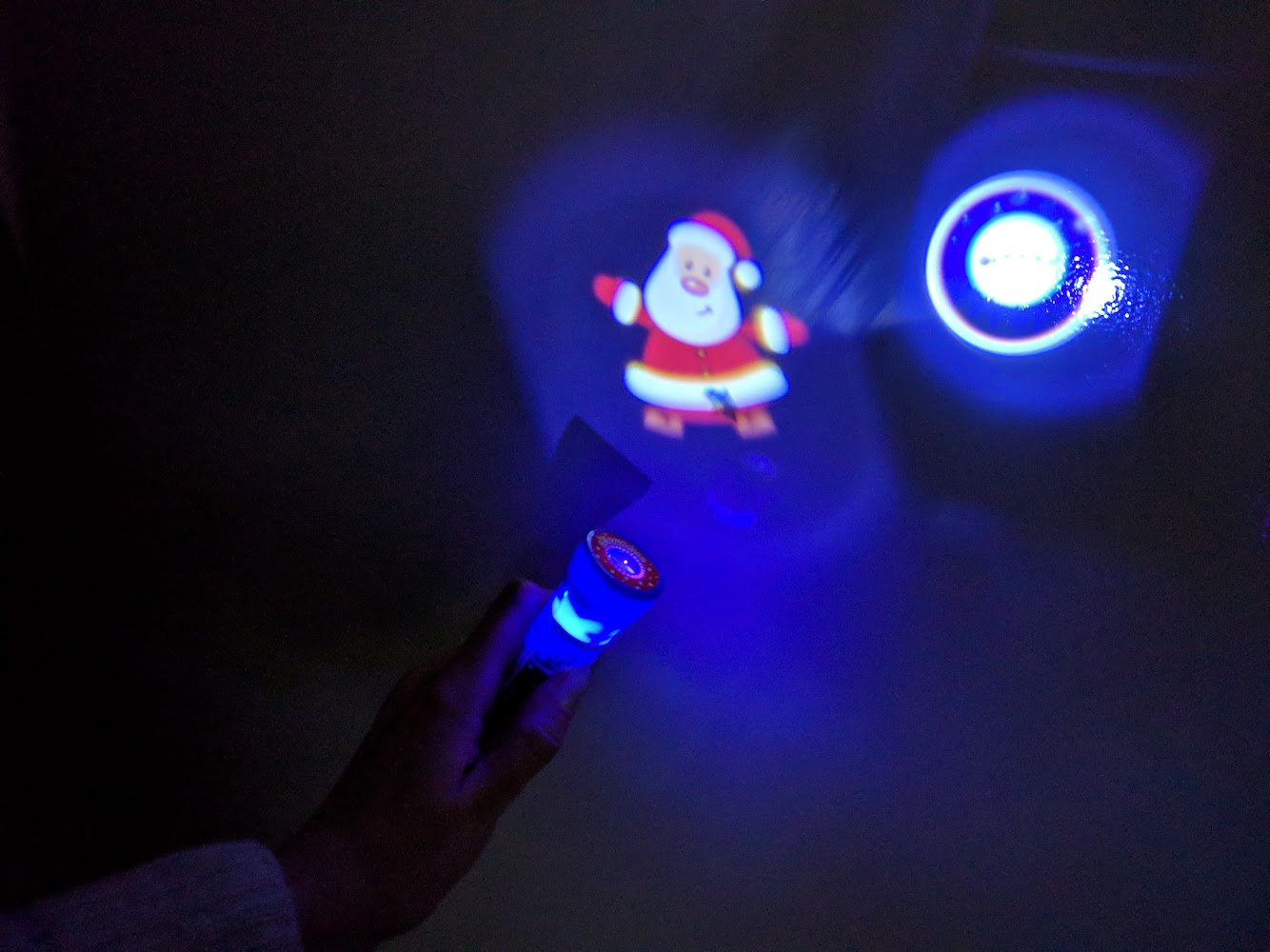 Santa Search Light Projector Lollipop - treasureislandsweets.co.uk